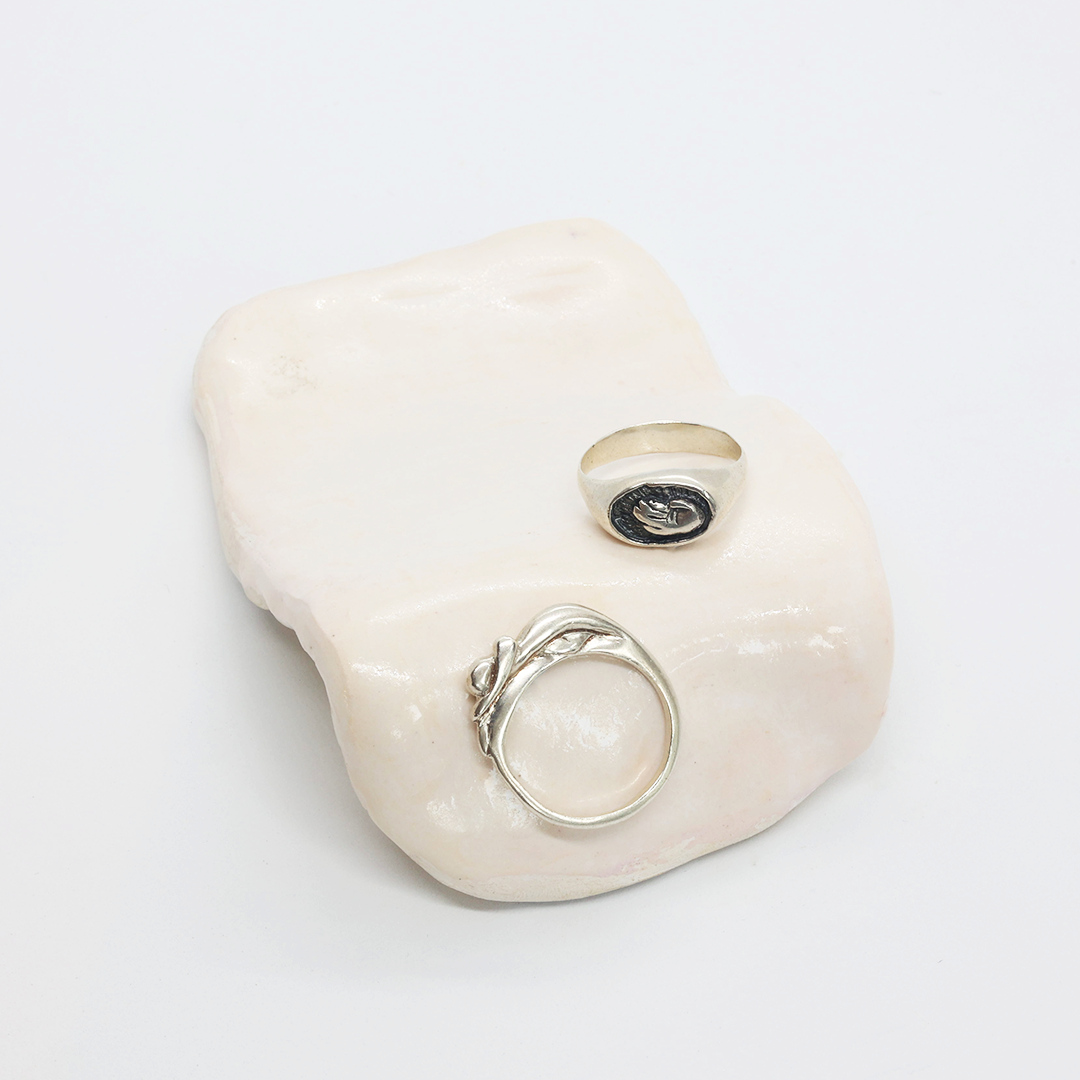 Maddy Rowley – Hand Signet Ring | Institute of Modern Art